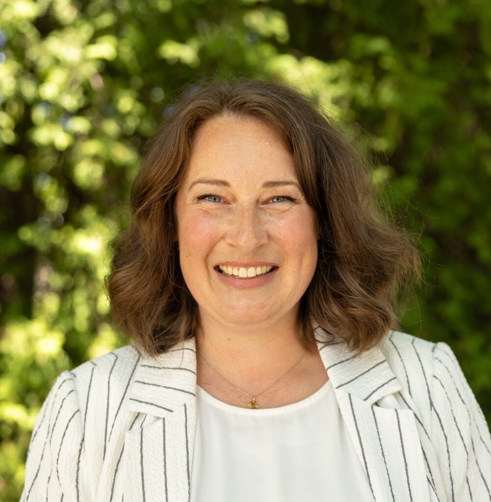 Amy Hall - Net Canada